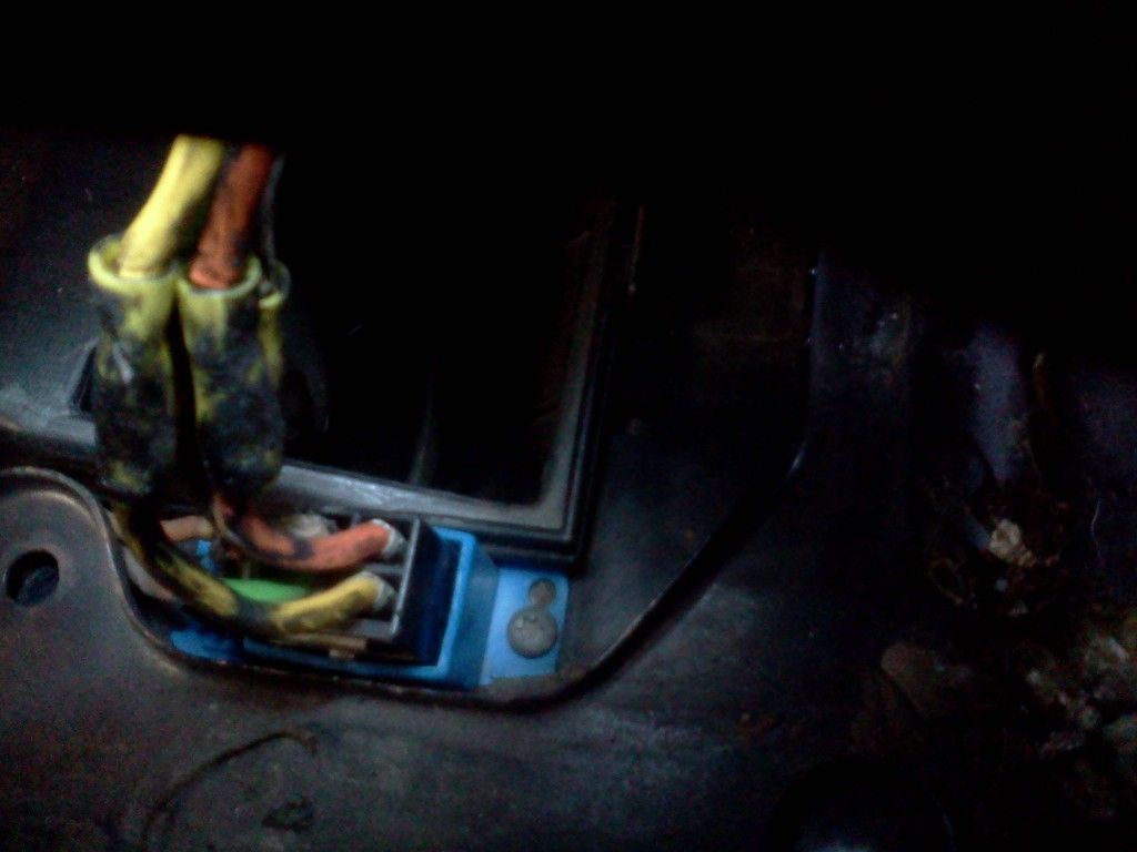 can't unplug the blower motor from the resistor | Page 2 | SaabCentral Forums